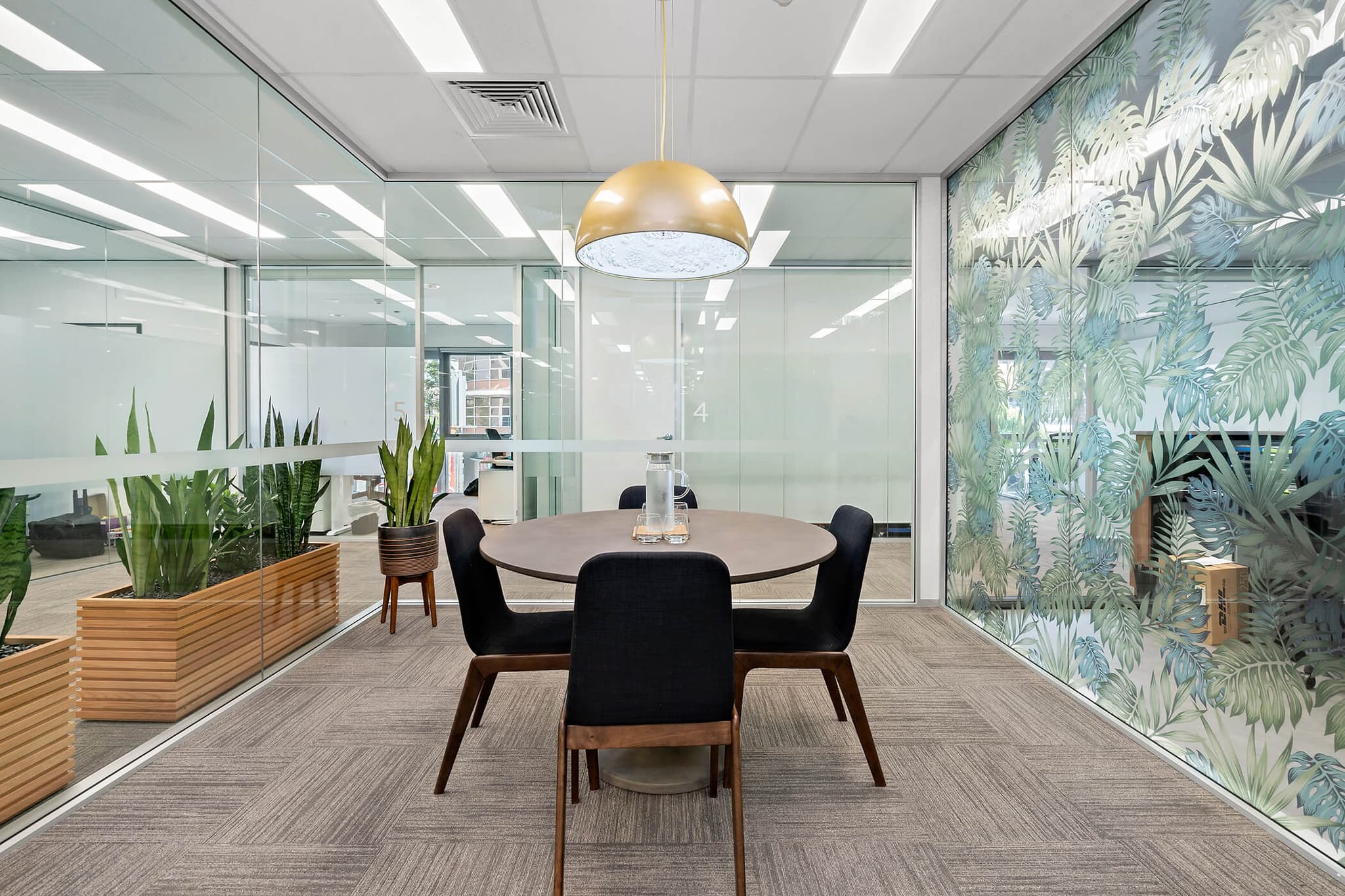 Modern meeting spaces tailored to your needs | Workspace365