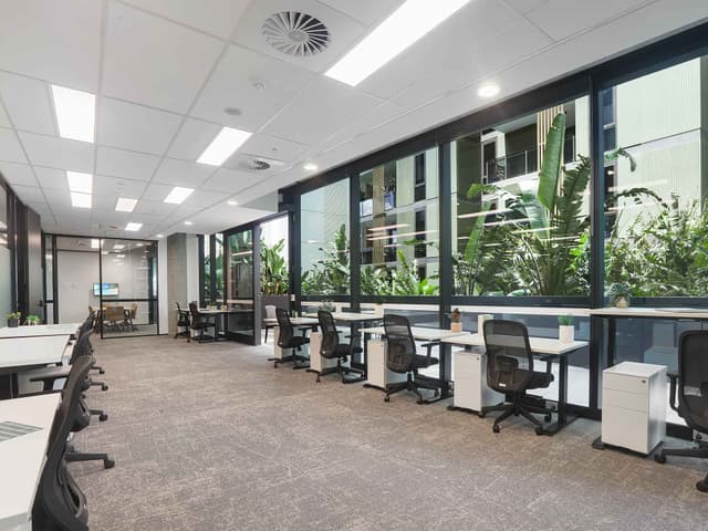Collective Work Spaces | Full Service Office Space